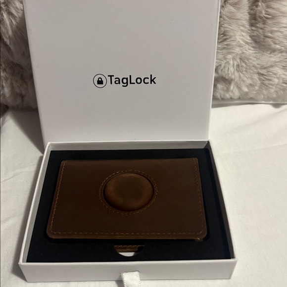 taglock | Accessories | Brown Leather Key Card Holder | Poshmark